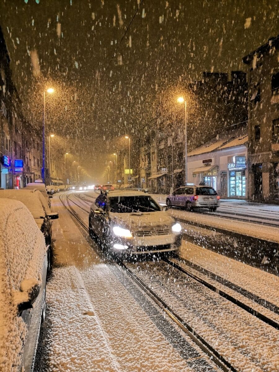 Jak snijeg zahvatio glavni grad Hrvatske: Pogledajte zimske večernje ...