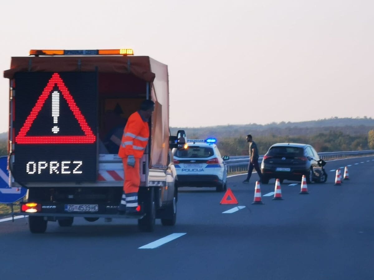 VOZAČI, OPREZ Sudar kamiona i osobnog vozila na A1: Vozi se uz ograničenje brzine - DALMACIJA DANAS