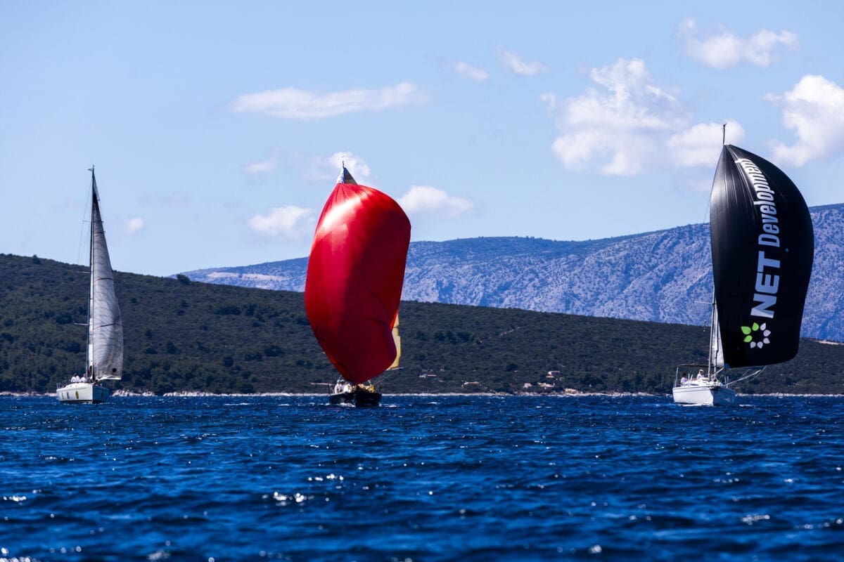 ODRŽANA 67. SPLITOVA REGATA KRSTAŠA Unikatna jedrilica hrvatske ...
