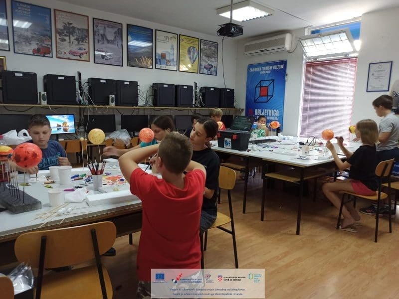 POČETAK STEM(AJMO!) RADIONICA Polaznici su tijekom jučerašnjih radionica izrađivali vlastite ...