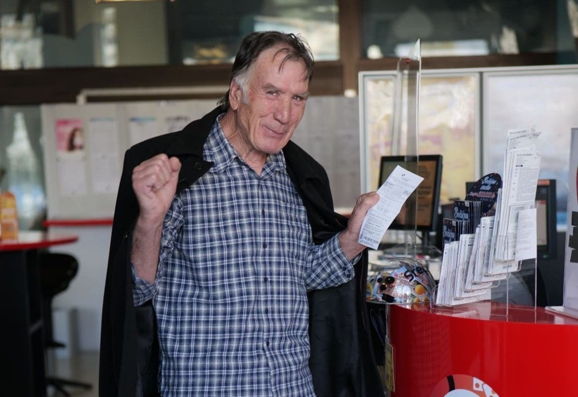 Ovo je sretni Dalmatinac koji je od jučer bogatiji za milijun kuna: "Malo je falilo da ne bacim ...