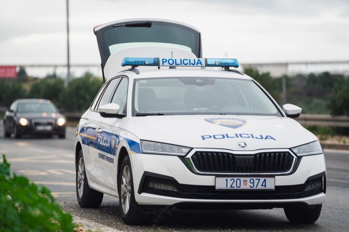 TRAGEDIJA U DALMACIJI Policija objavila detalje prometne nesreće u kojoj je poginula mlada ...