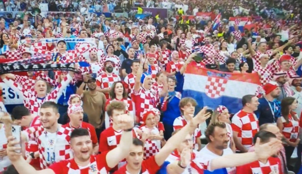 NEPRIMJERENA ZASTAVA Disciplinska komisija Fife otvorila postupak protiv Hrvatskog nogometnog ...