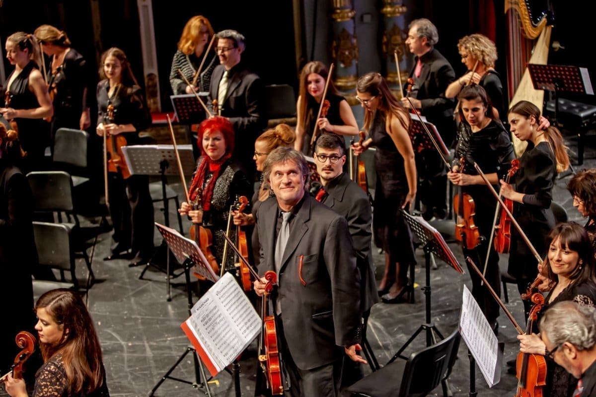 ODUŠEVLJENA SPLITSKA PUBLIKA Novogodišnji koncert Orkestra HNK-a: od Wagnera do Straussa ...