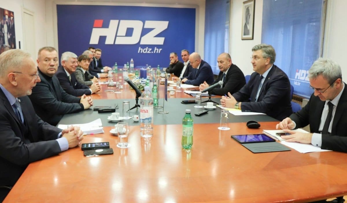 GONG "Štetočine, licemjeri i komesarke": Ovako izgleda službena komunikacija HDZ-a na Facebooku ...