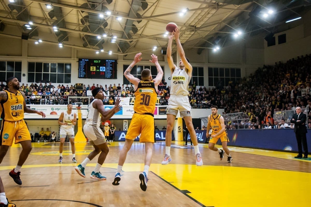 ŽUTO LUDILO Jugoplastika je opet u modi: Ovaj potez navijača iz Splita je za svaku pohvalu, evo ...