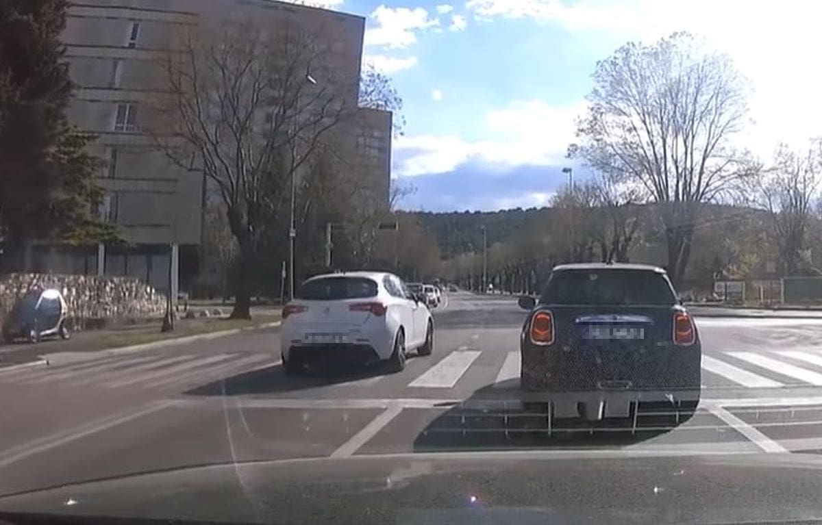 PA OVO IMA SAMO U SPLITU Kad pomislimo da je u prometu sve normalno, pojavi se SMART! Pogledajte ...