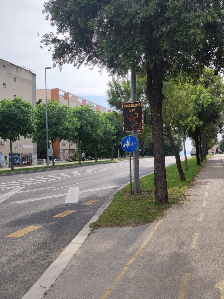 MORALA SE DOGODITI TRAGEDIJA Nova prometna signalizacija postavljena na opasnoj splitskoj ...