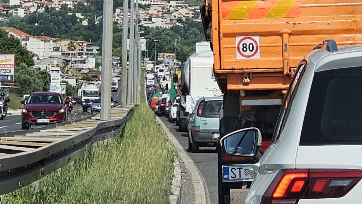 Neobična situacija na prometnicama: Nigdje nema gužvi osim na jednom mjestu. A tu je velika ...