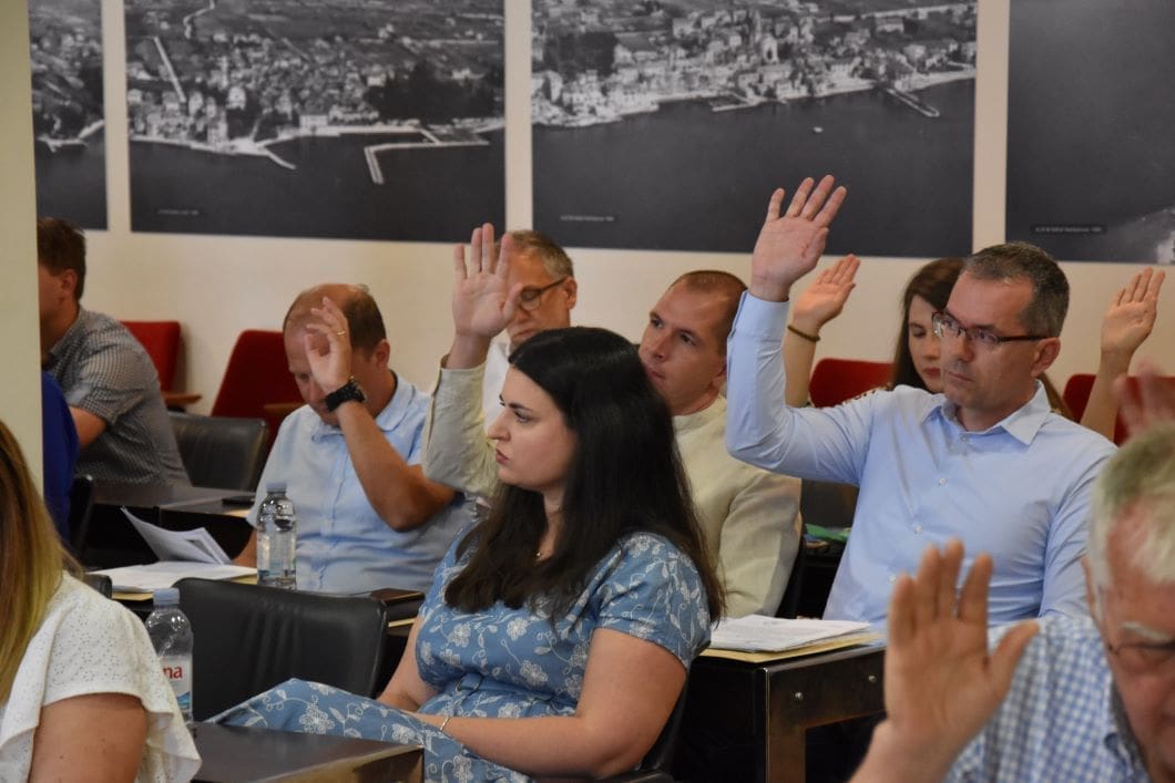 Održana sjednica Gradskog vijeća Grada Kaštela: Evo o čemu se raspravljalo... - DALMACIJA DANAS