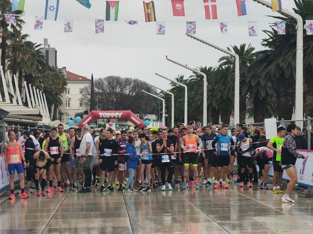 STARTAO "SPLITSKI MARATON 2024." Stigli su trkači iz cijeloga svijeta ...
