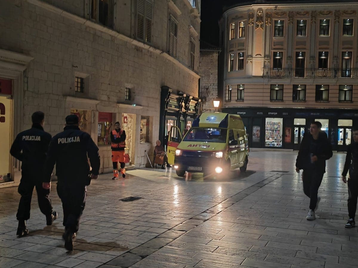 ŠTO SE DOGODILO NA PJACI? Policija i hitna u centru Splita, evo što se doznaje - DALMACIJA DANAS