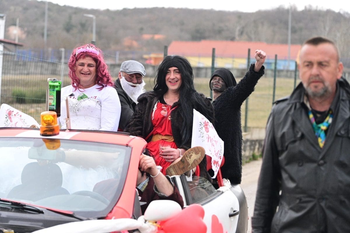 TURJAČKE MAČKARE Tradicionalni pohod oduševio je mještane - DALMACIJA DANAS