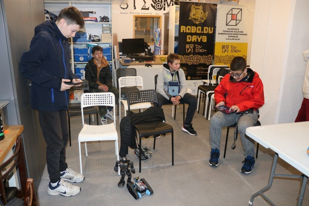 Započeo ciklus radionica robotike u Centru za mlade Dubrovnik - DALMACIJA DANAS