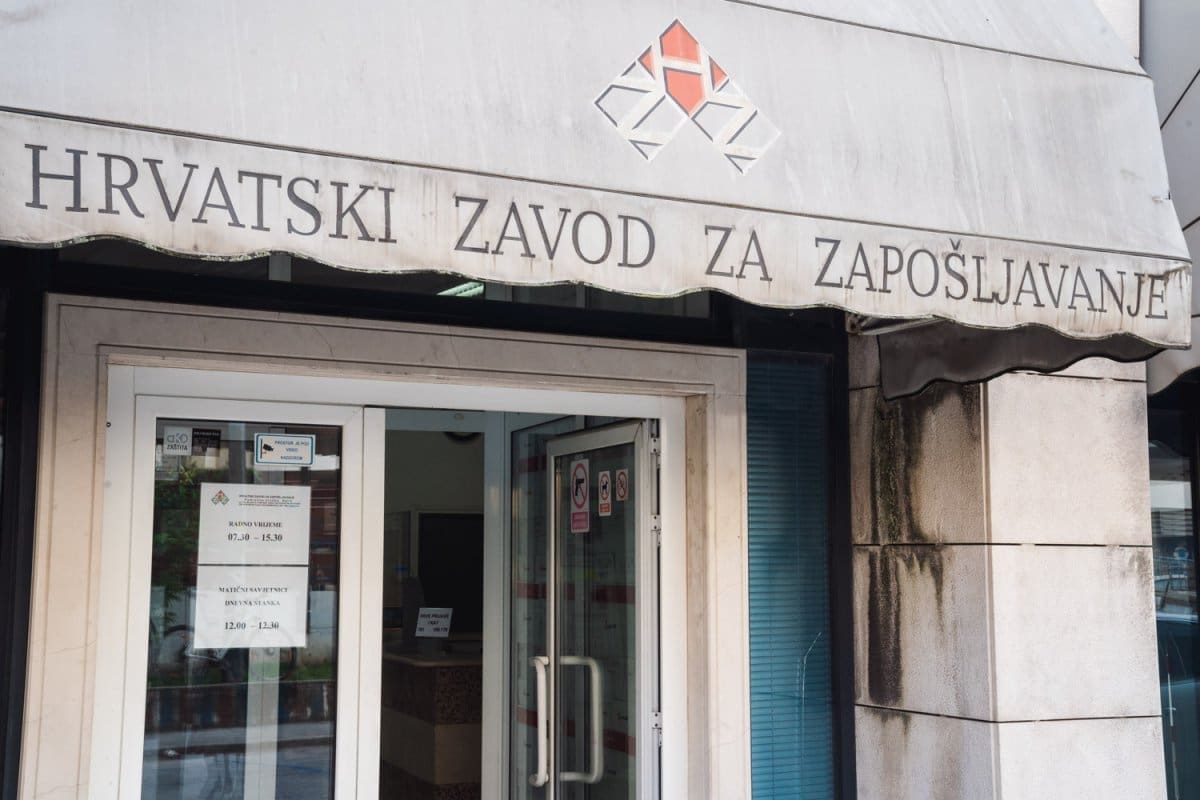 NOVOSTI ZA NEZAPOSLENE Sada će lakše do novčane naknade - DALMACIJA DANAS