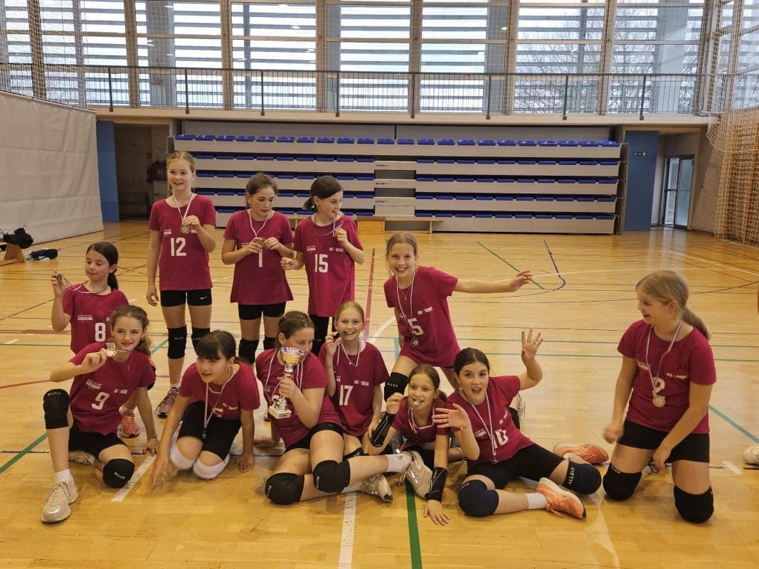 VRIJEDNA EKIPA S ISTOKA SPLITA Odbojkašice OK BRDA Sport2Life U 13 ...