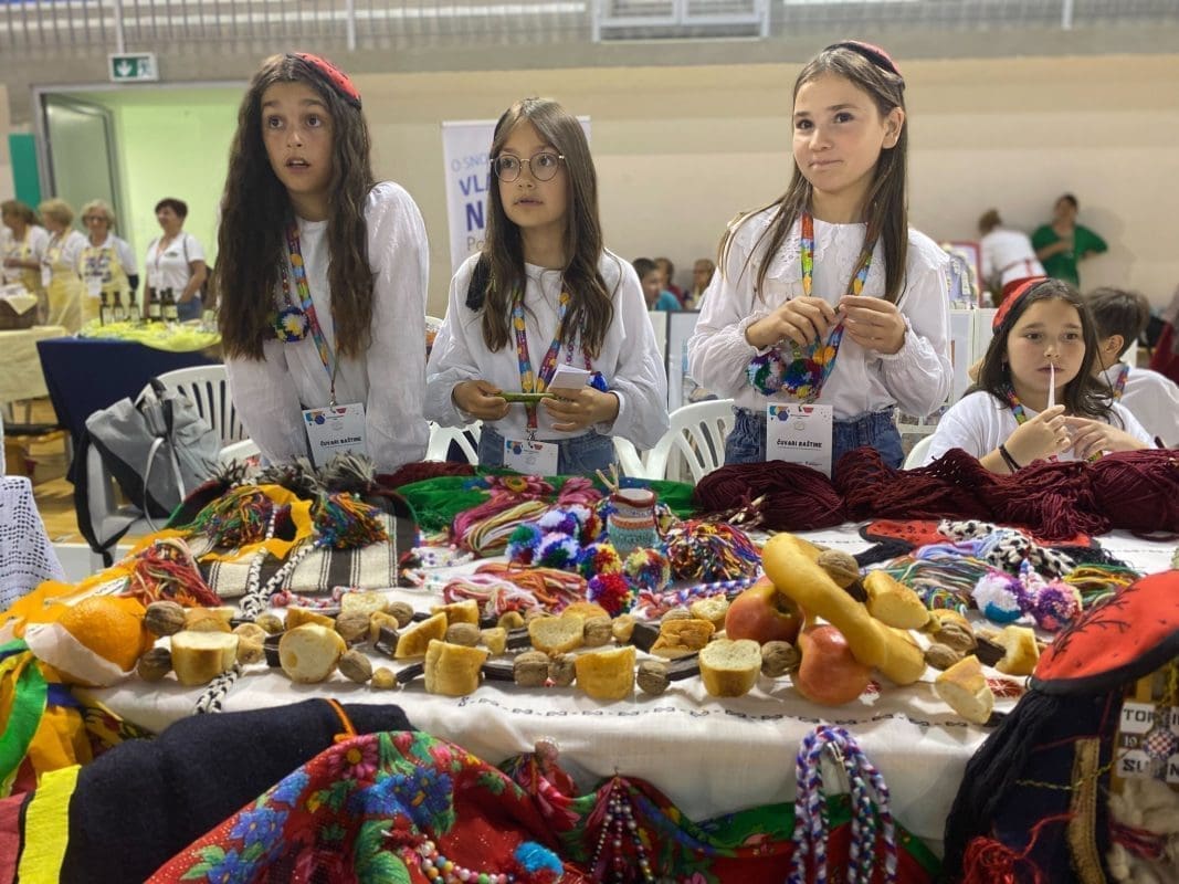 Kako izgleda kada učenici spoje tradiciju i moderno doba? Dođite na ...