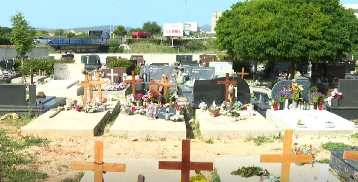 Na groblju pronađeno tijelo žene u raspadajućem stanju, došla je na grob muža i umrla ...