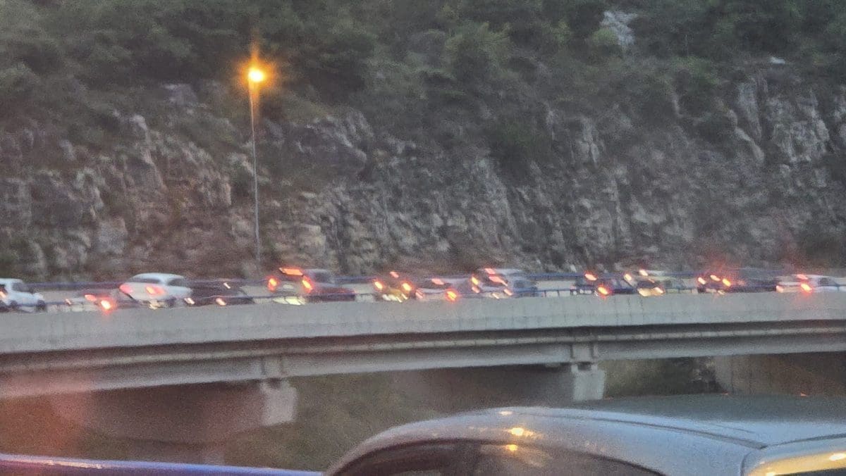 Zatvara se cesta Solin - Klis, u prekidu su neke katamaranske i trajektne linije - DALMACIJA DANAS