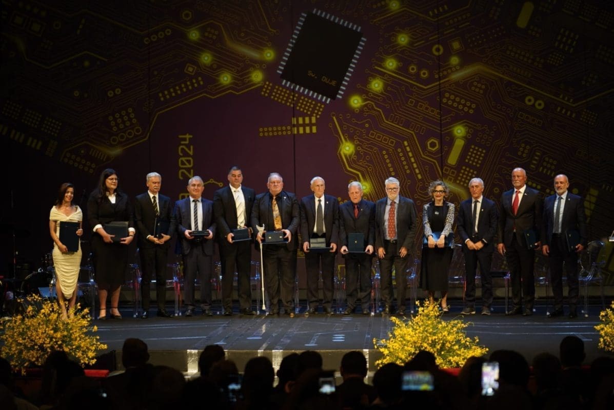 NA SVEČANOJ SJEDNICI GV GRADA SPLITA DODIJELJENE NAGRADE GRADA ...