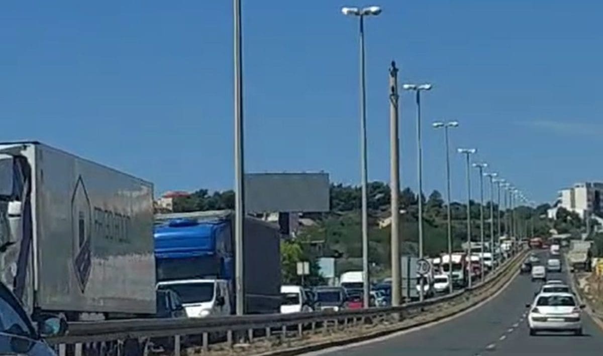 NI NAPRID, NI NAZAD Evo što se dogodi kada ne radi semafor na jednom od najproblematičnijih ...