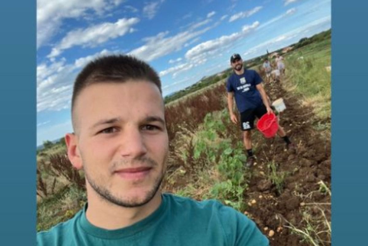 Naš Vatreni nakon Eura snimljen kako radi u polju - DALMACIJA DANAS