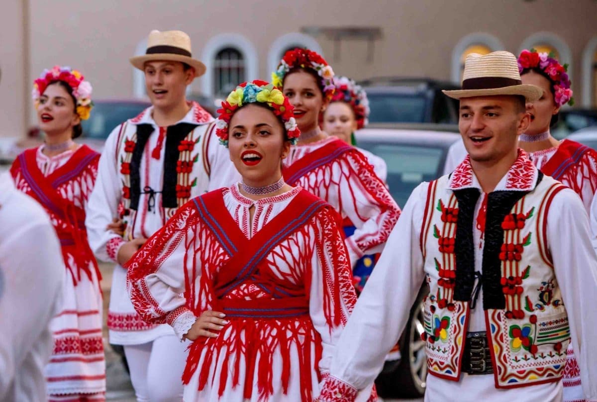 Spektakularnim koncertom na solinskoj Gradini svečano zatvoren 3. Međunarodni festival folklora ...