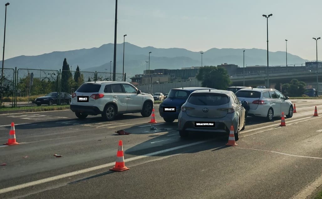 Veći sudar na izlazu iz Splita, velike su gužve - DALMACIJA DANAS