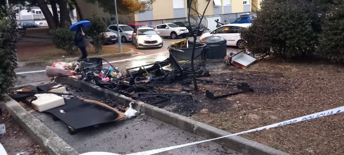 NOĆNA BUKTINJA U SPLITU Planuli podzemni kontejneri u Vinkovačkoj, vatra se proširila na dva ...