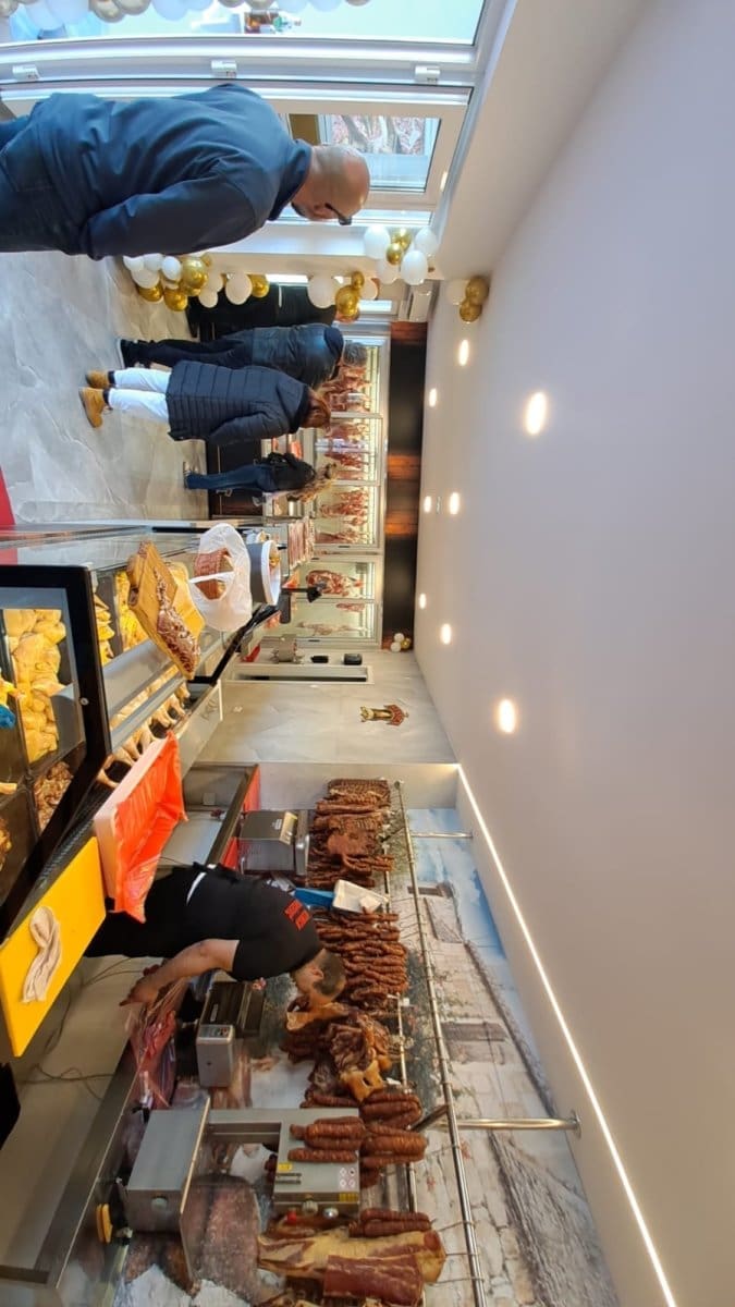 MESAR NA DOHVAT RUKE Mesnica Baričević jutros je svečano otvorila svoja vrata - DALMACIJA DANAS