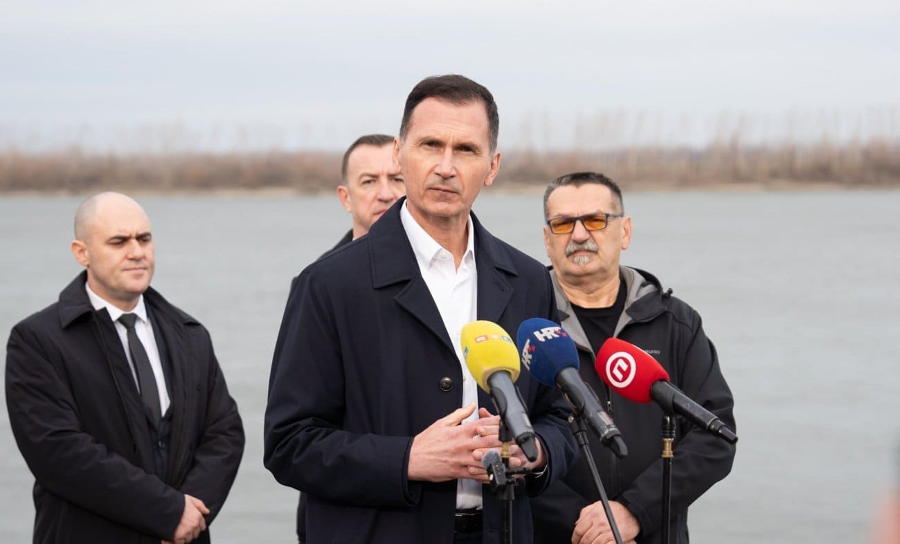 Primorac: "Stojim na krvlju obranjenom hrvatskom tlu. Srbija neće u EU dok nam ga ne vrati ...