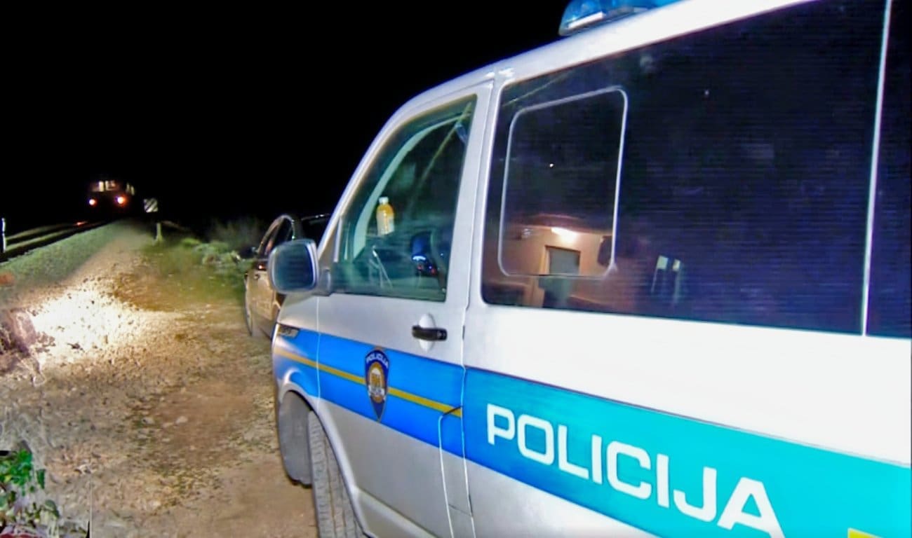 Tragedija u Unešiću: Na teren su odmah izašle i hitna i policija, promet je obustavljen do kraja ...