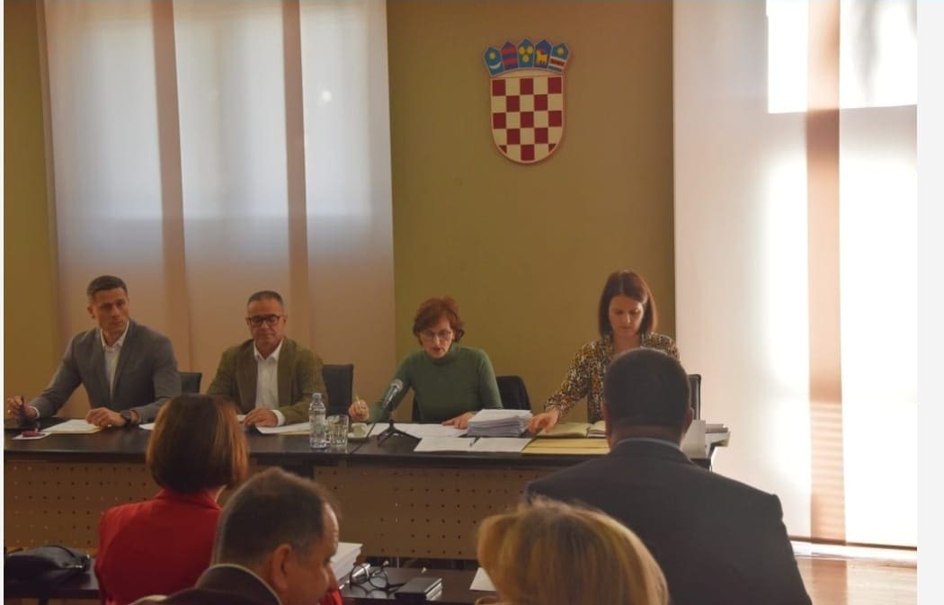 Održana sjednica Gradskog vijeća Grada Kaštela: Evo o čemu se raspravljalo - DALMACIJA DANAS