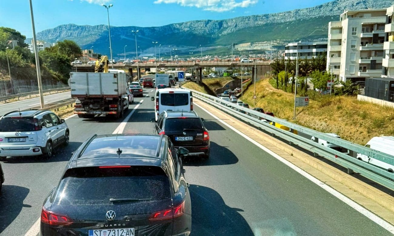 POLA GRADA U CRVENO Prometni kolaps na izlazu iz Splita, vozači na rubu živaca: "Morao sam ...